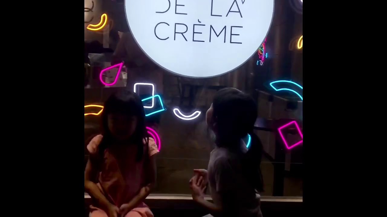 Dessert Time @Creme De La Creme: Lil TT store visit - YouTube