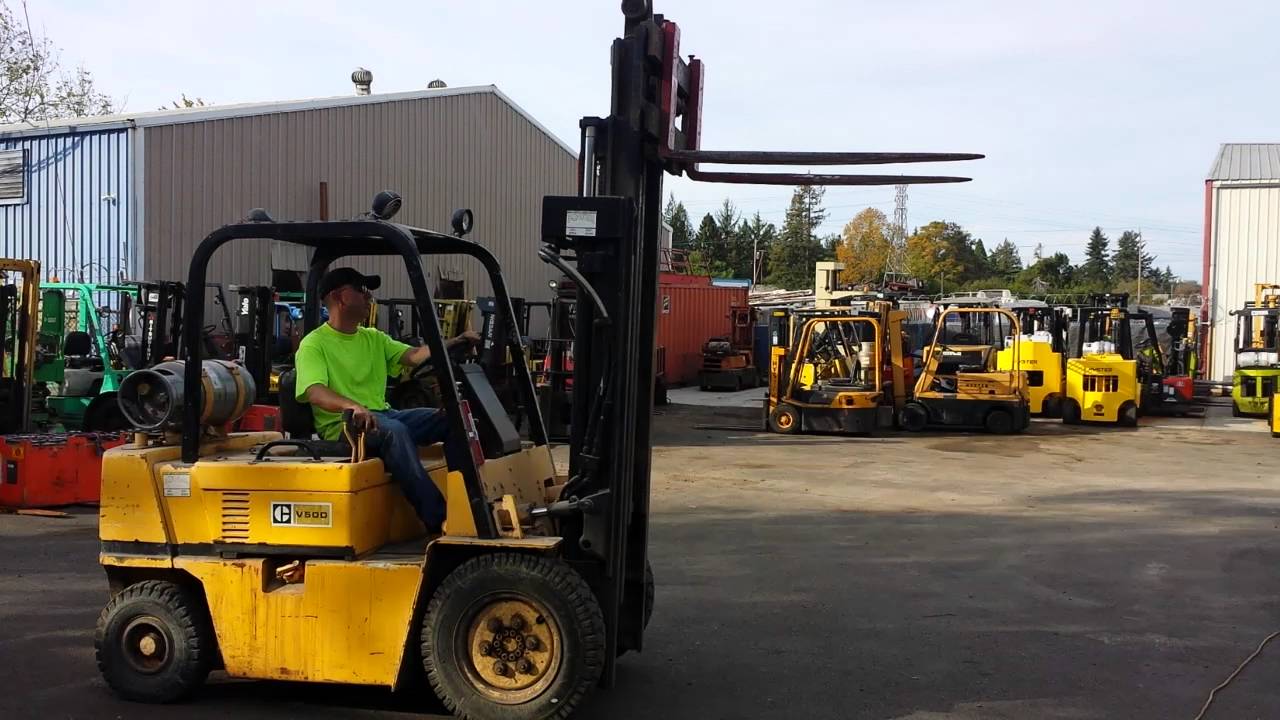 Caterpillar V50D 5000lb Forklift demo Forklifts of Portland - YouTube