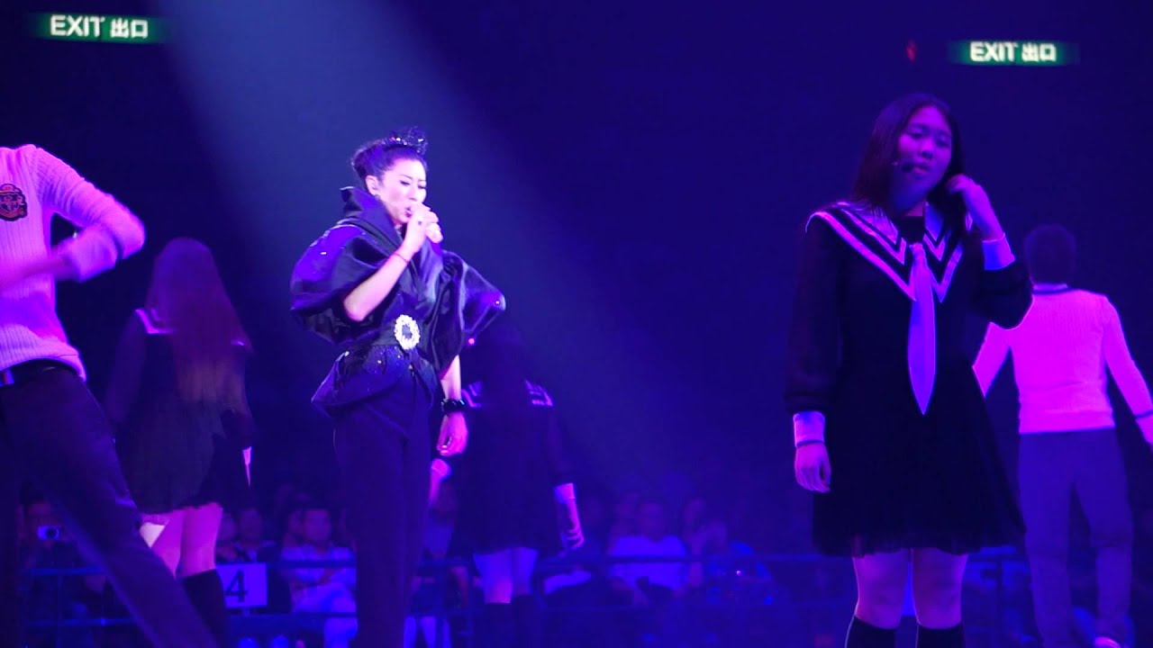 Sally Yeh Concert 2012 (HK) 春風秋雨 - YouTube