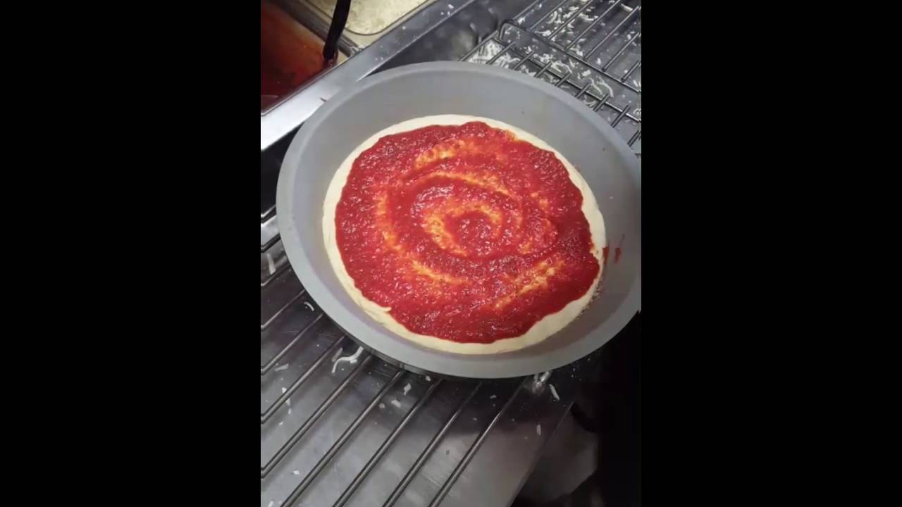 Pizza in reverse! - YouTube