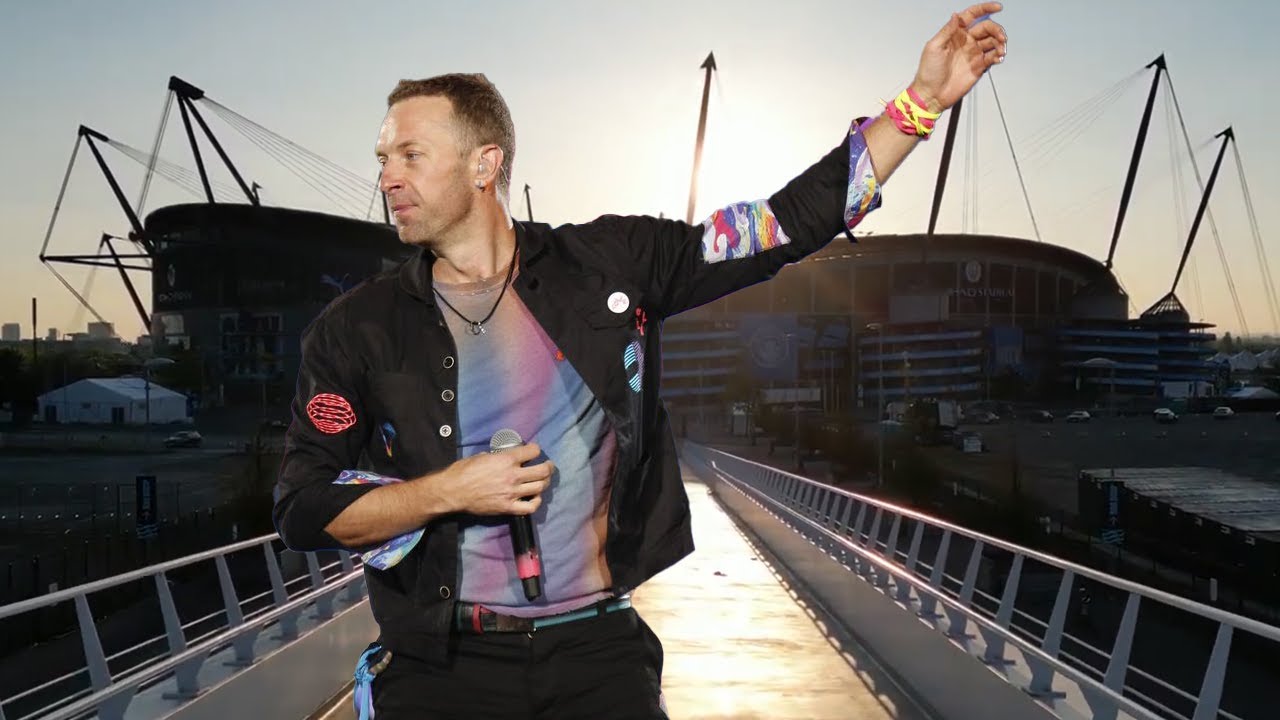 Coldplay Setting up at the Etihad Stadium, Manchester - YouTube