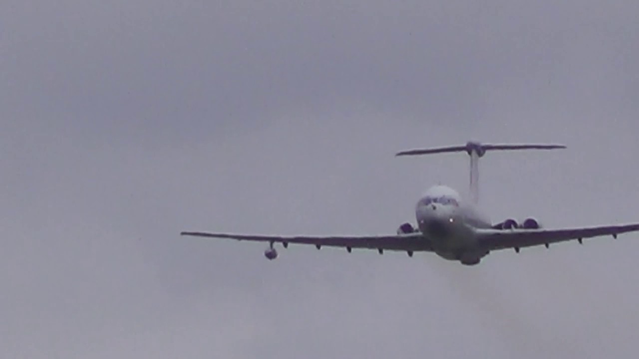 RAF VC10 Farewell flypast @ Warton Aerodrome 20/9/13 - YouTube