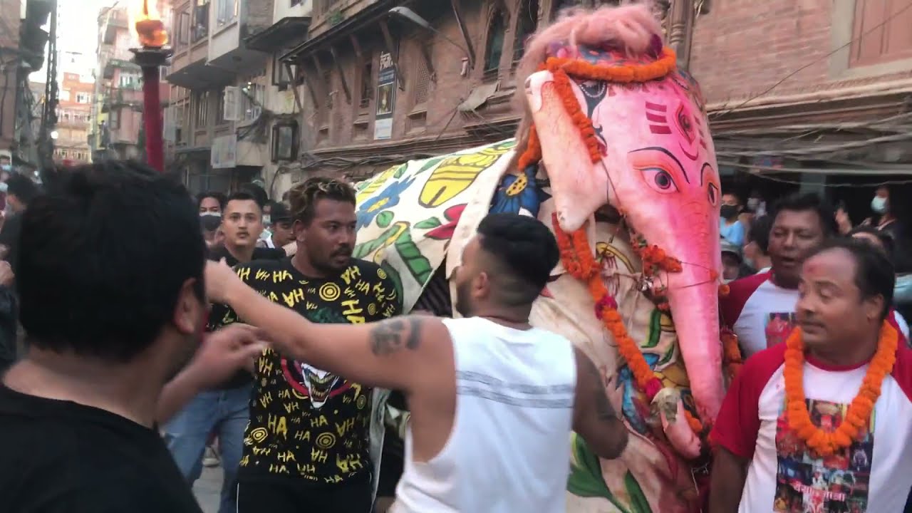 Yenya Punhi: Indra Jatra Festival of Nepal - Pulukisi dance - YouTube