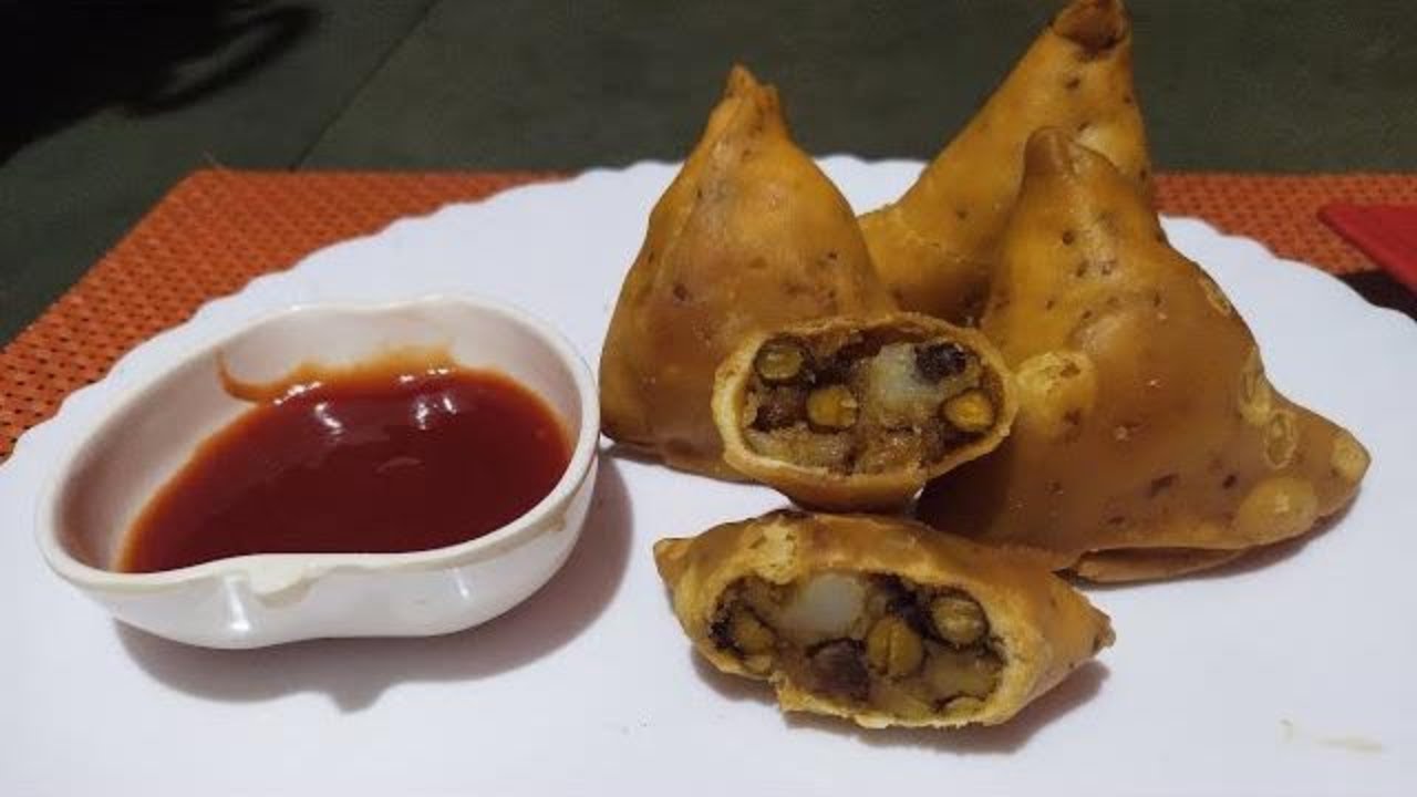 Smosa Chana Aloo ka | a must try samosa | special chana samosa - YouTube