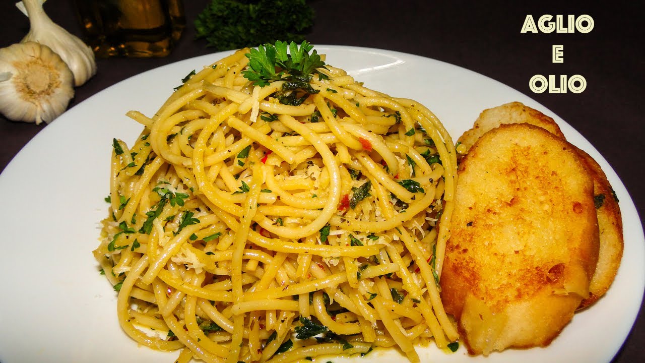 Spaghetti Aglio E Olio | Garlic and Oil Pasta Recipe - YouTube