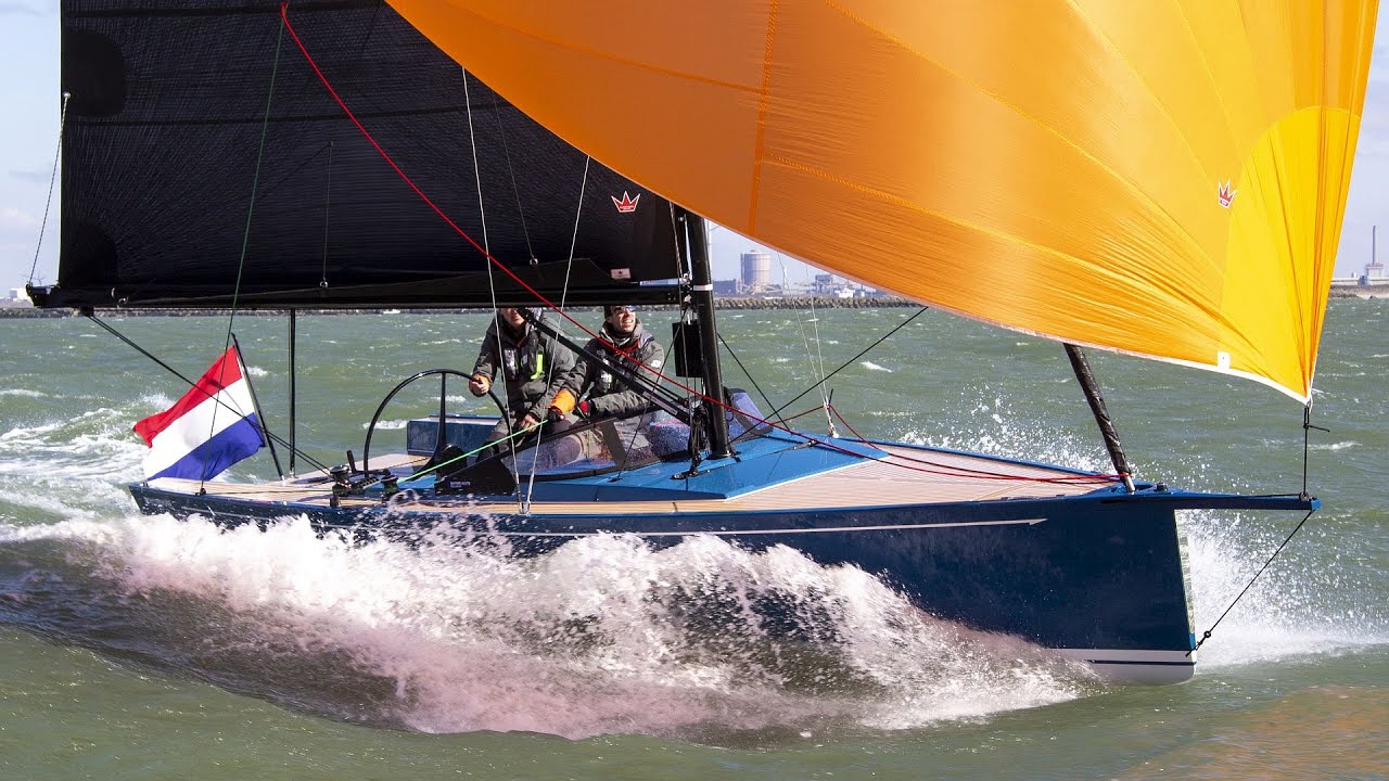 Saffier SE 27 Leisure first sailing video - YouTube