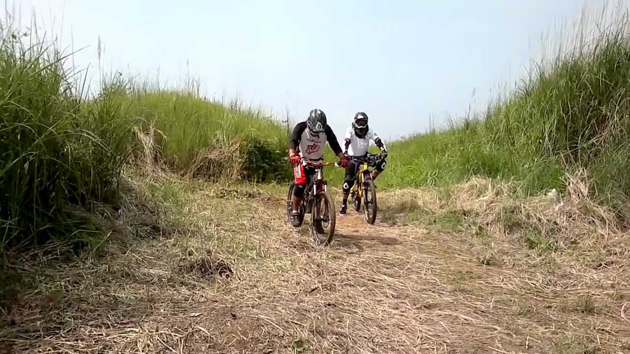 mon dimapilis dh monteverde drop - YouTube