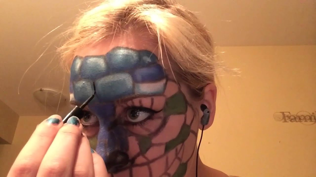 LIZARD MAKEUP - YouTube