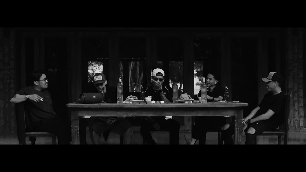 Selumbari - Xhaka ft KEV - YouTube