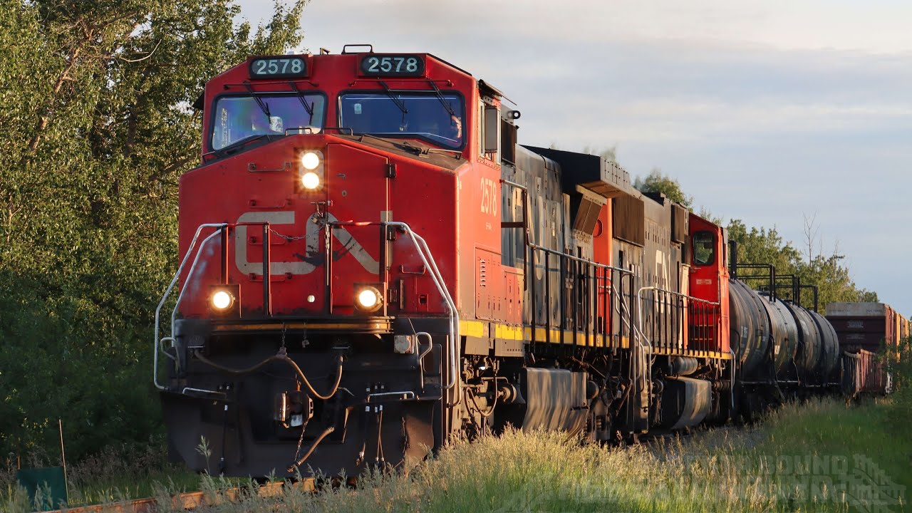 CN 2578 and 5611 Lead L557 Up the Coronado Subdivision + Herzog Ballast Cars! - YouTube
