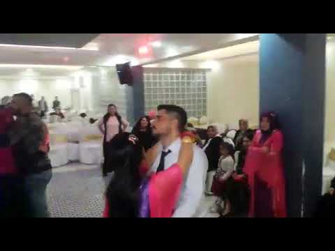 Kız kardeşe veda duygusal dans