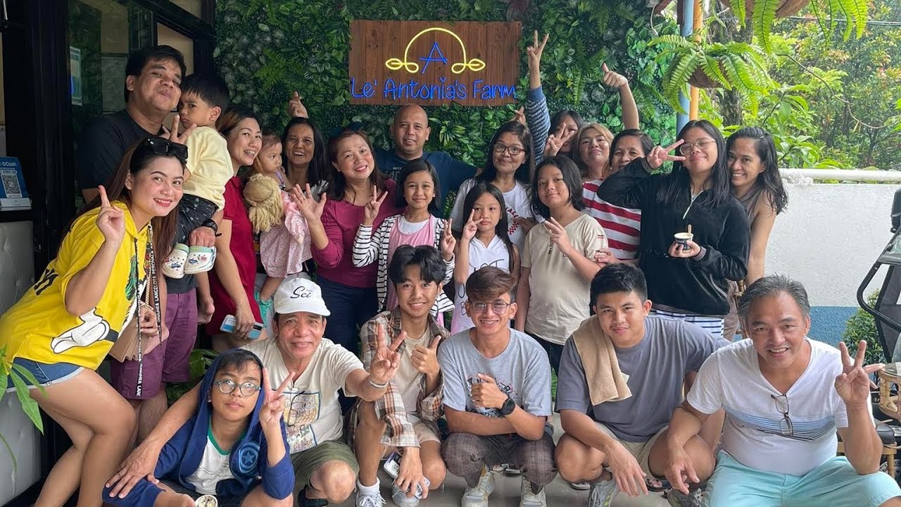 SWIM+RELAX+CAMP @ LE ANTONIA'S FARM - YouTube