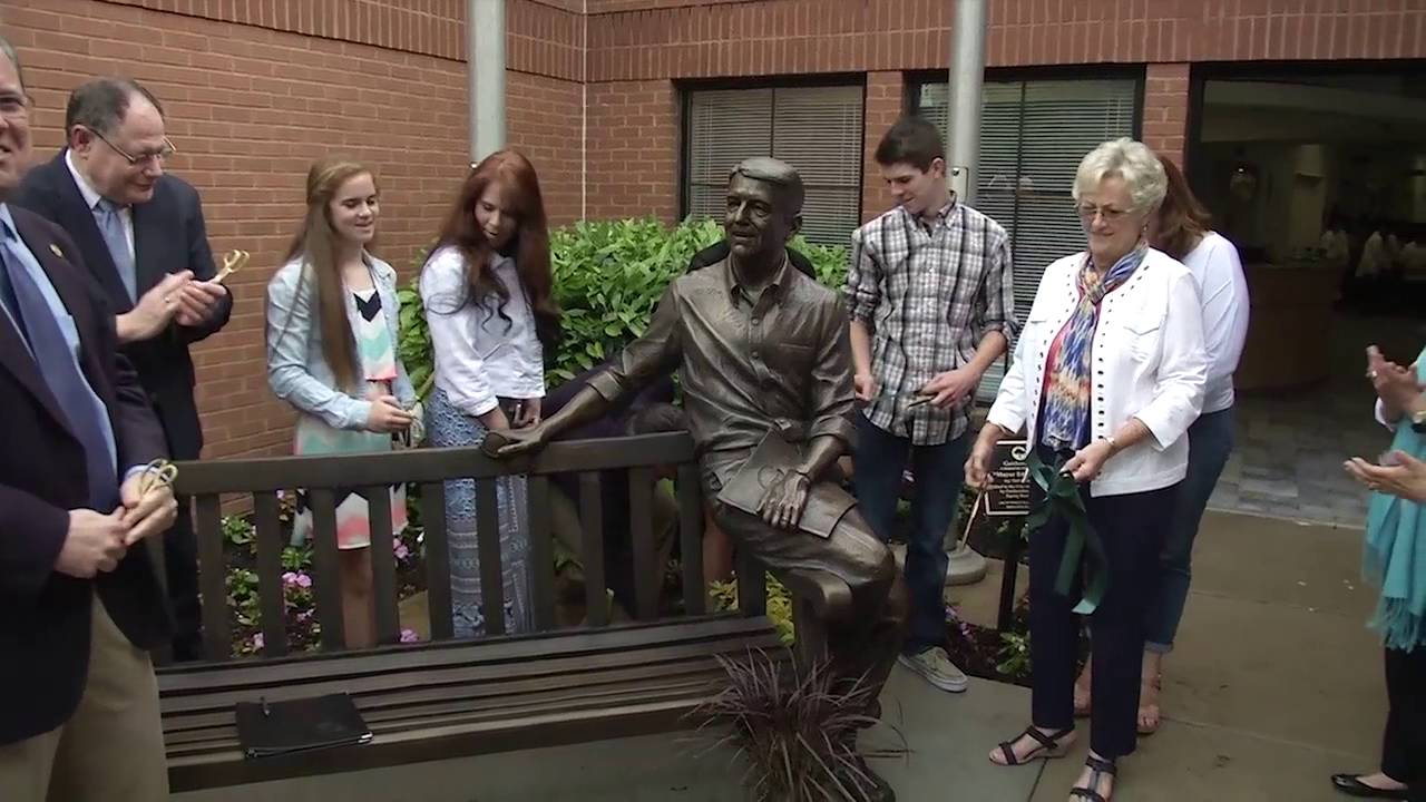 Public Art in Gaithersburg - YouTube