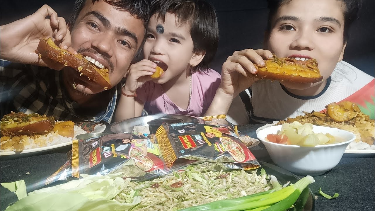 EATING SHOW| OKSHA THONGBA MIMI SINGJU,COBI CHAMTHONG| MANIPURI MUKBANG ...