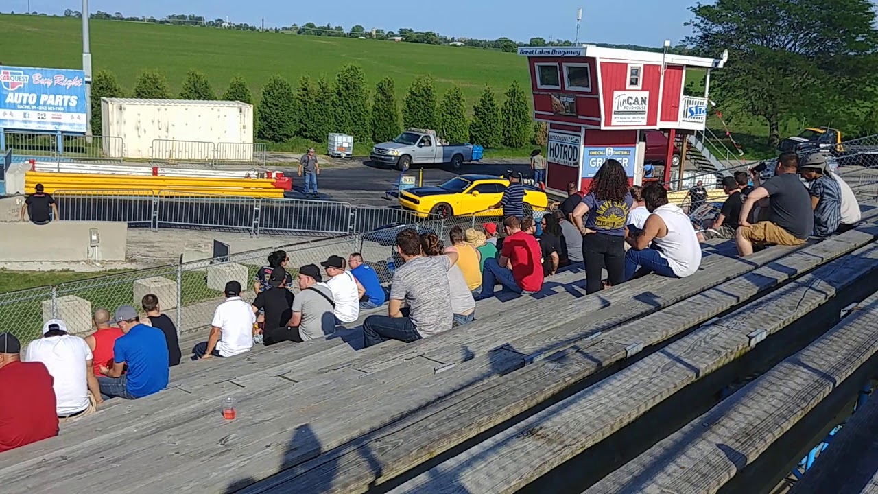 Drag cars running at Great Lakes Dragaway - YouTube