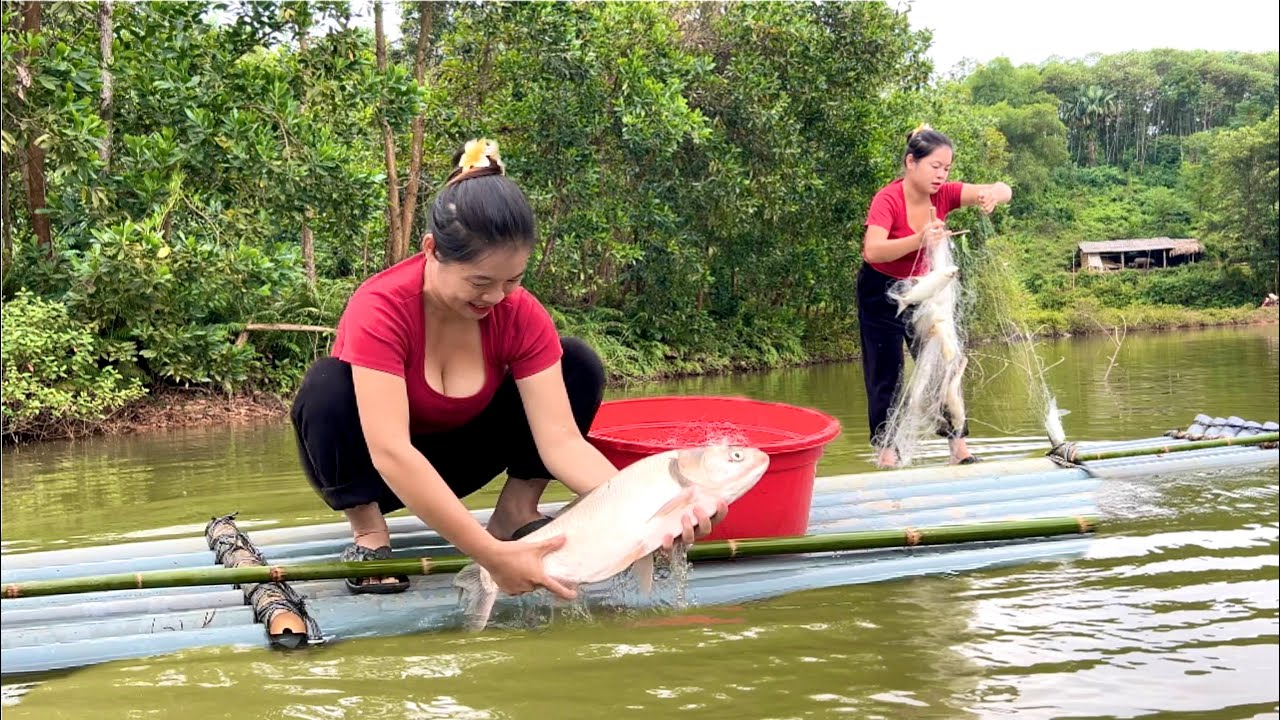 Create a Raft From Several PVC Pipes - Cast Net To Catch Big Fish In ...