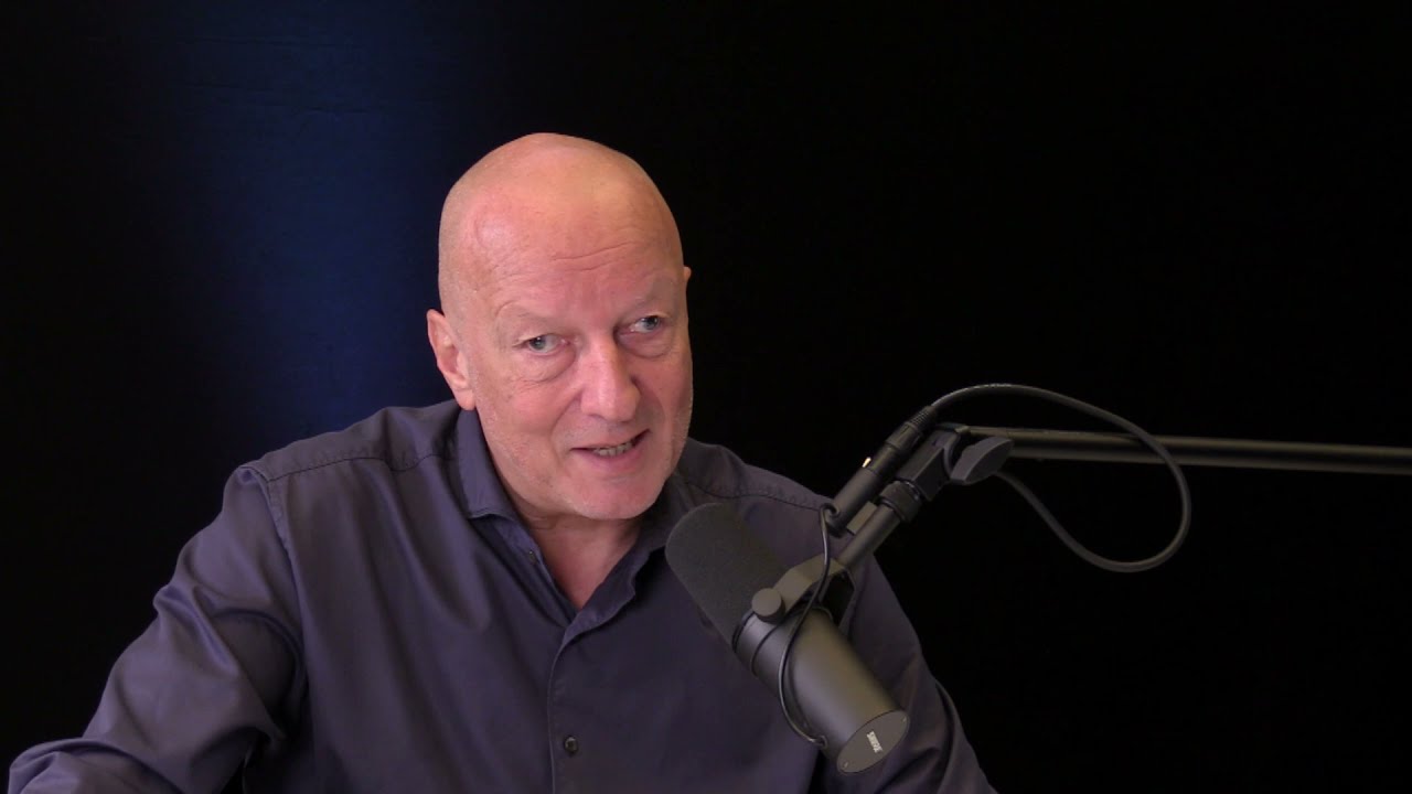 ComSumCast #9 / Roger de Weck, Journalist und Publizist - YouTube