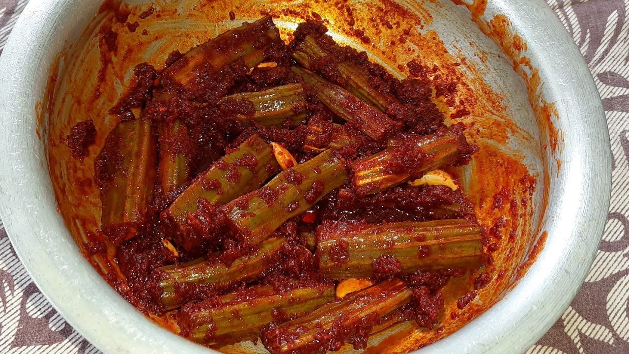 Drumstick pickle / mulakkada pickle / mulakkaya nilva pachadi ...