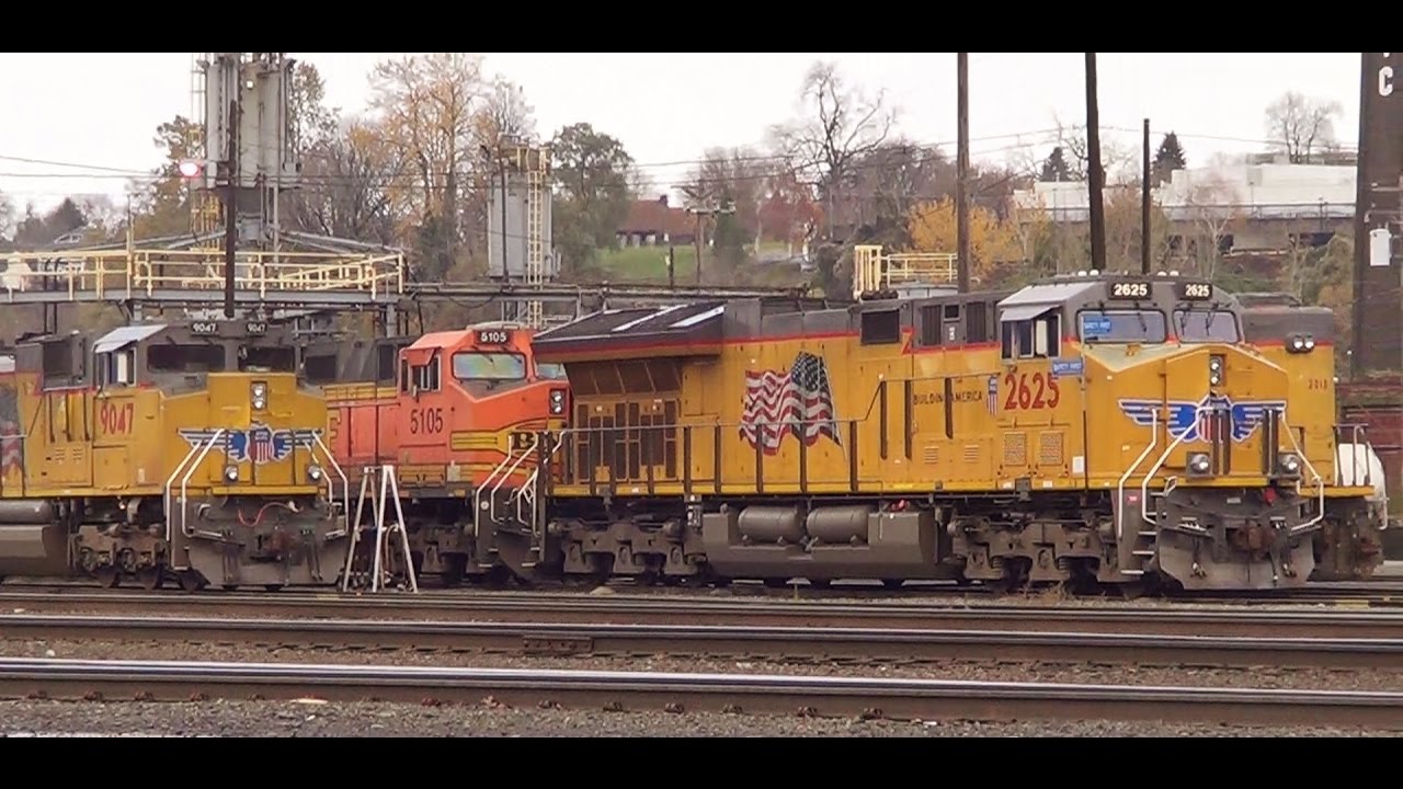 Railfanning at UP's Albina Yard - Patched SP, BNSF GE's, and more ...