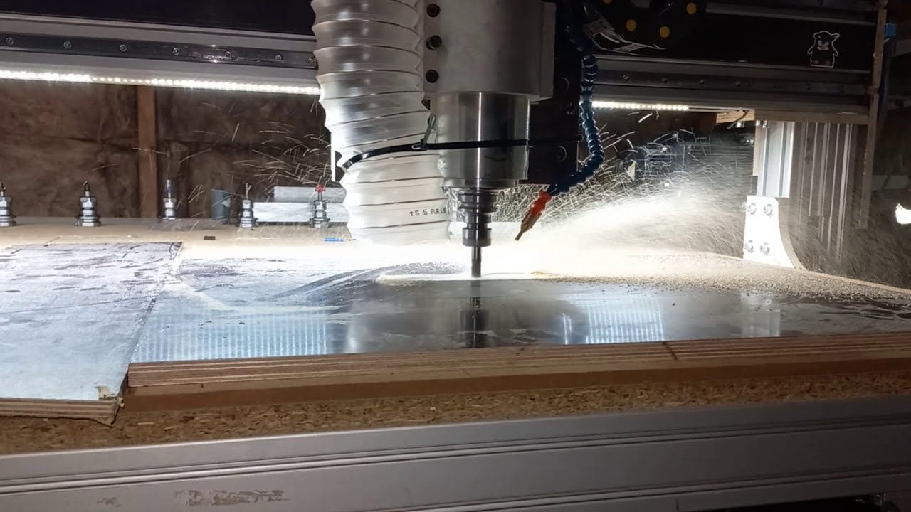 My DIY cnc , csmio cslab, AMS130-M07725 motors, first cut (edited) - YouTube