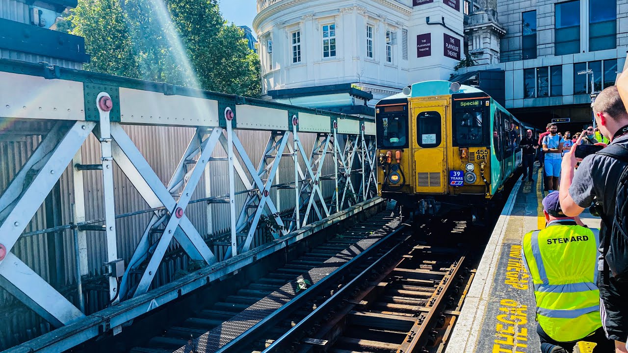 *ft The Metro Marauder* Trains at London Charing Cross - YouTube