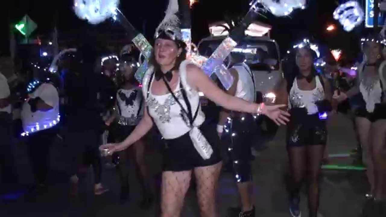 ARUBA LIGHTING PARADE 2015 - YouTube