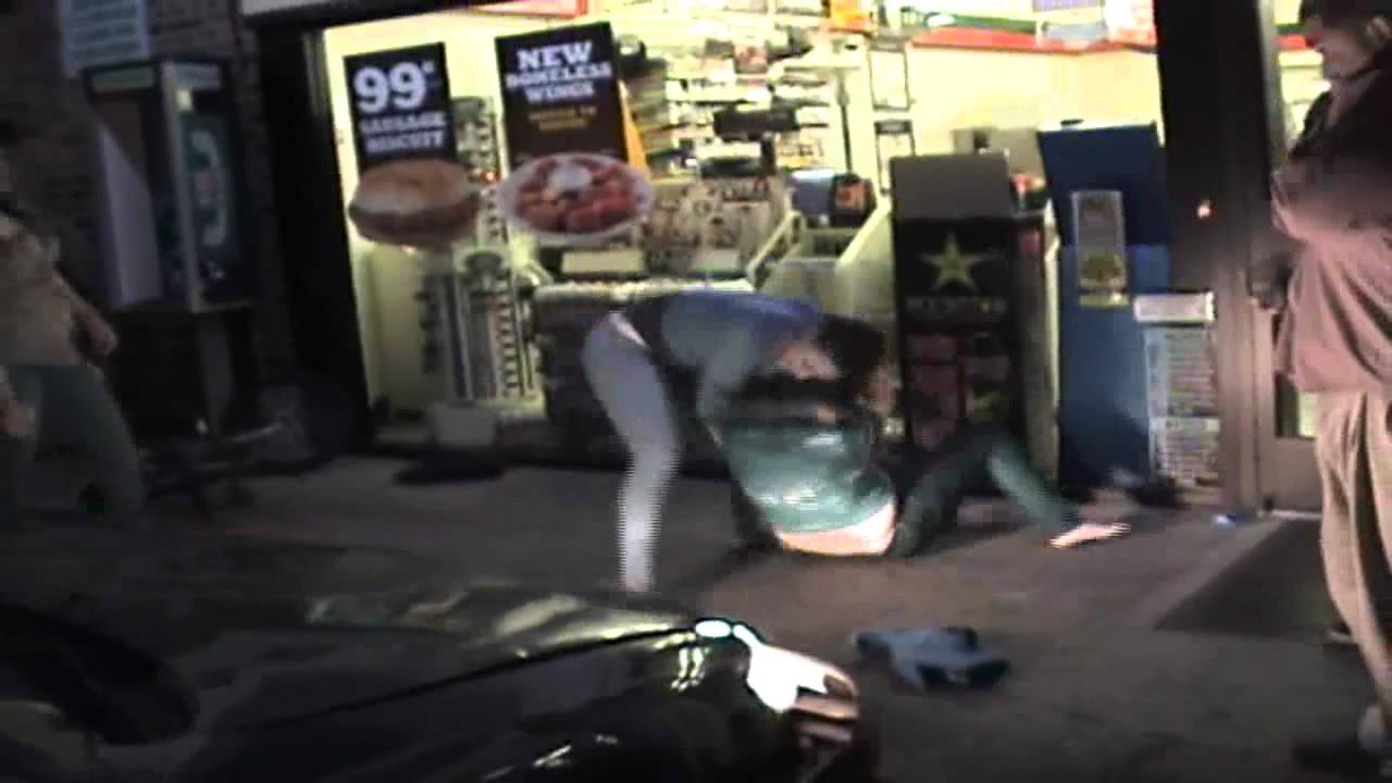 Chick fight at 7-11 Austin, Tx - YouTube