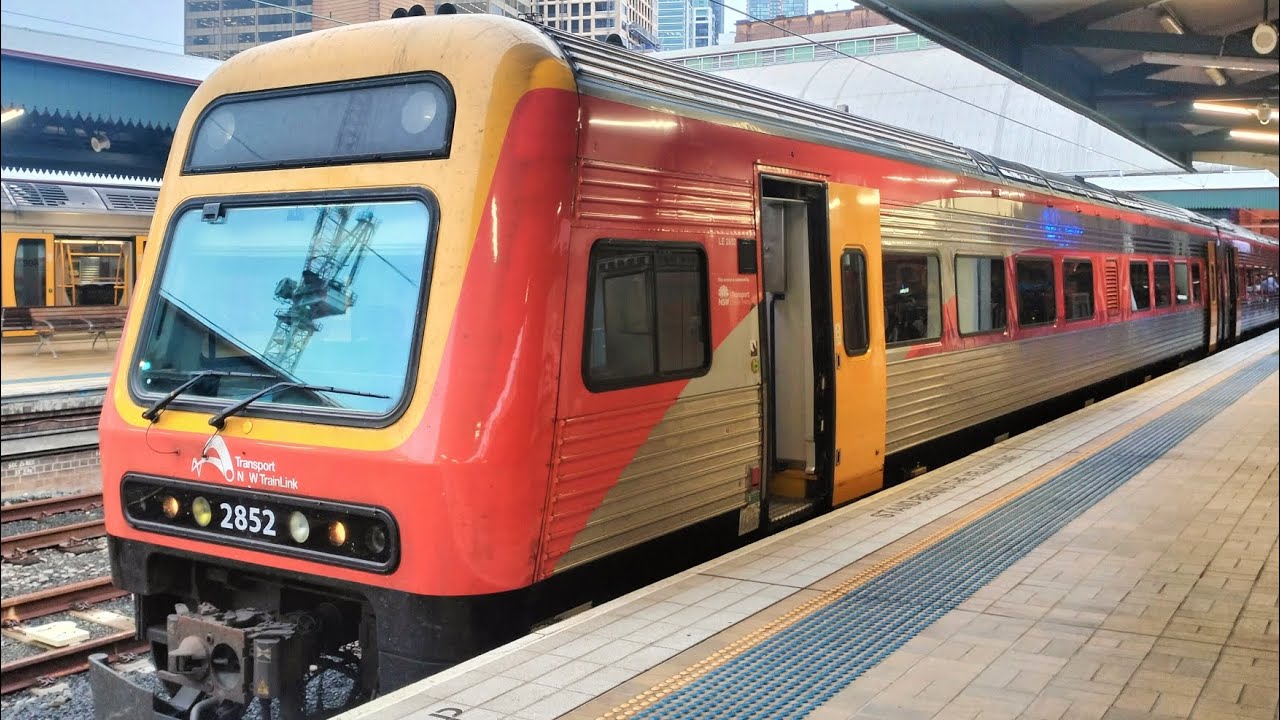 New South Wales Endeavour railcar - Bathurst bullet service at Sydney ...