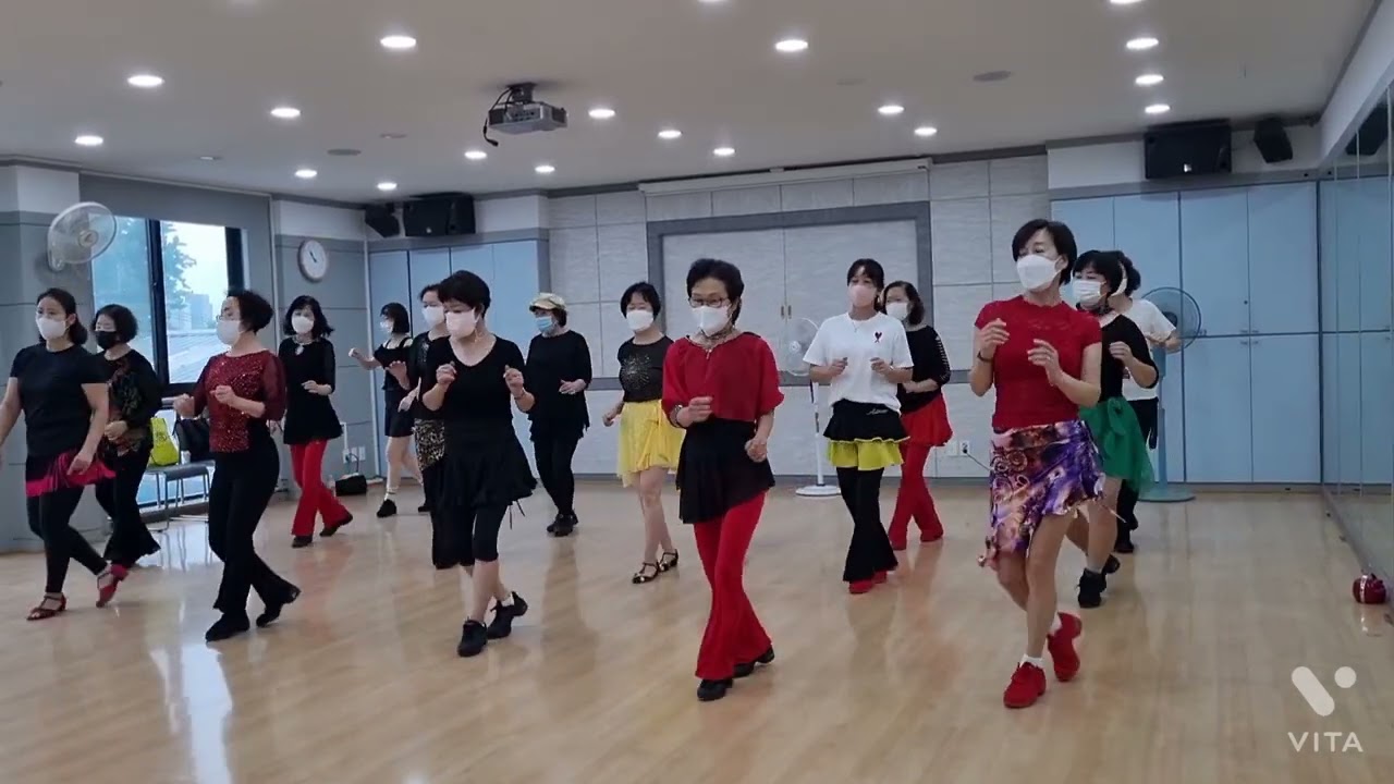 Shalala La La line dance - YouTube