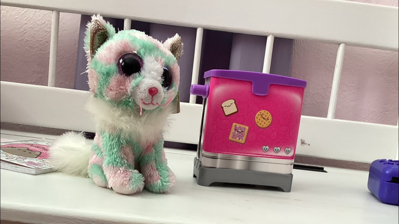 Opal meets new friends. - YouTube