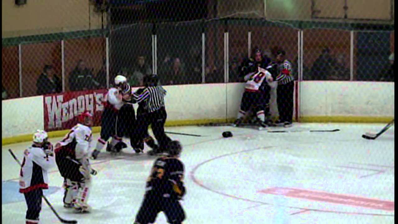 Brandon MacLean vs Matt Tomah 02 11 2011 - YouTube