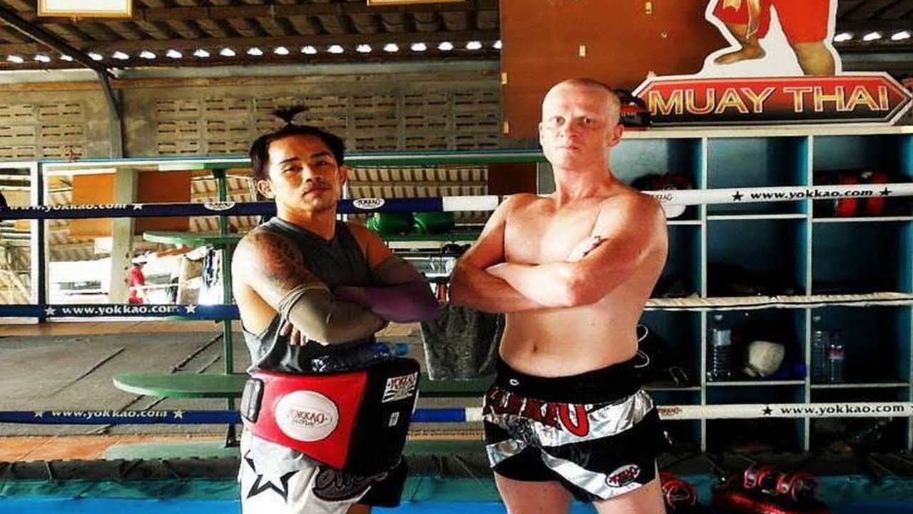 Muay Thai Training at Sityodtong - YouTube