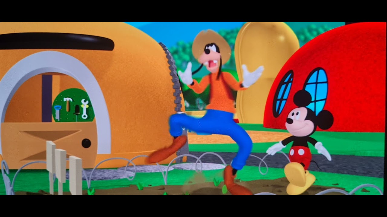 Goofy's got jumped! (Multilanguage) 🙂🙂 - YouTube