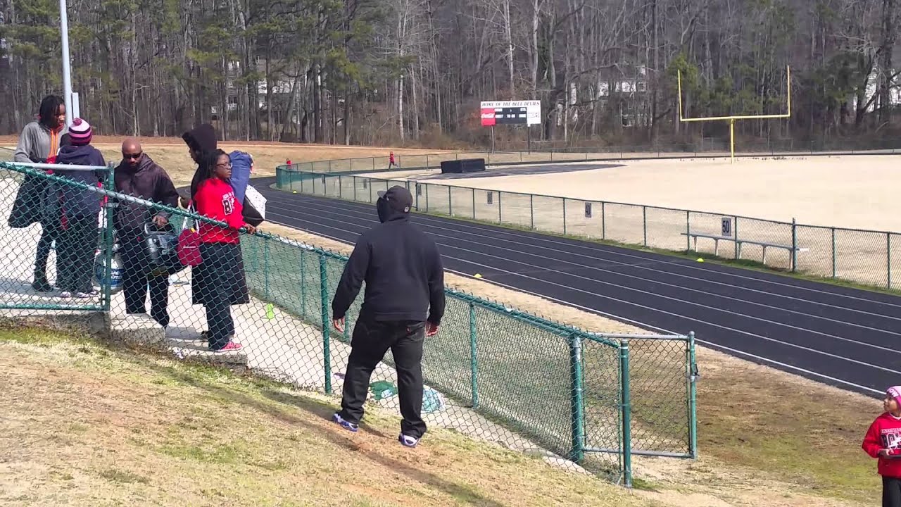 Alan running the 200 - YouTube