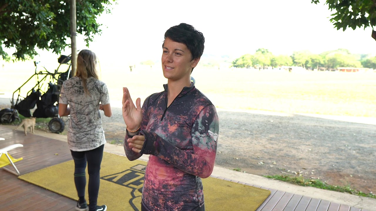 Wingsuit Camp com Amber Forte - YouTube