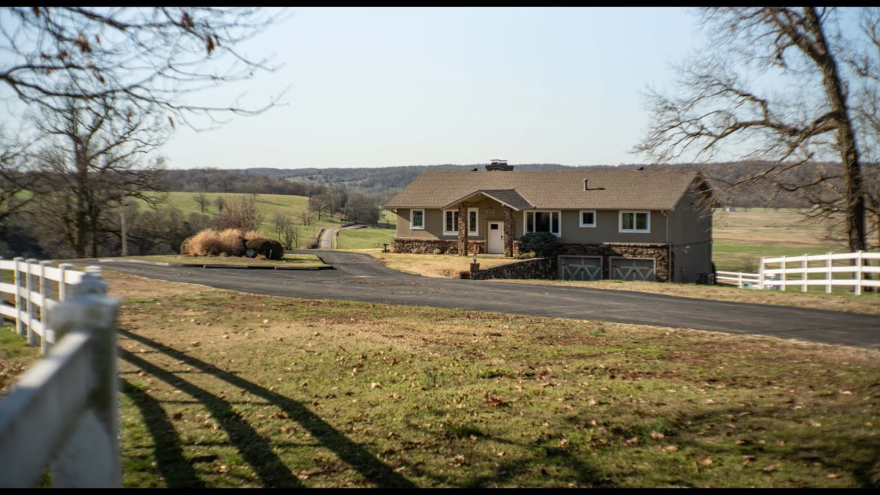 Missouri Cattle Ranch of Your Dreams - YouTube