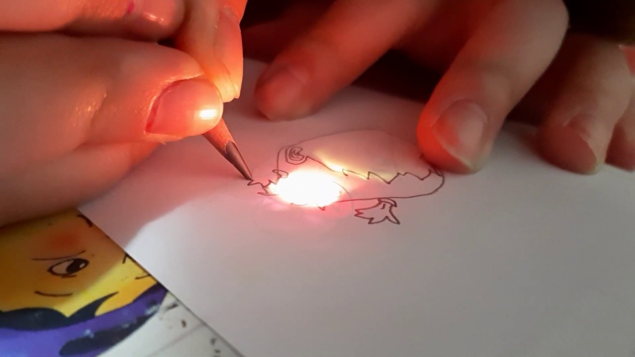 Drawing using flashlight! - YouTube