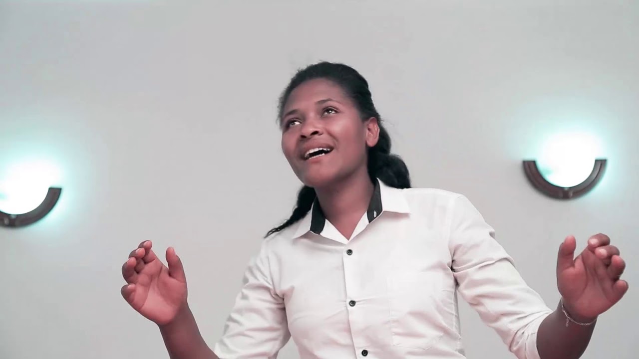 New kambata Protestant Mezmur 2020 መኑ ሆሩንኩ ካንባትኛ - YouTube