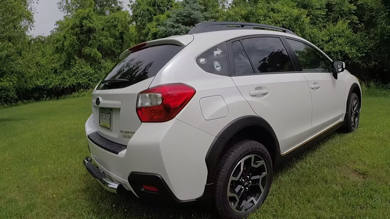Subaru Crosstrek with Echo Hitch and a Go Rhino Step - YouTube