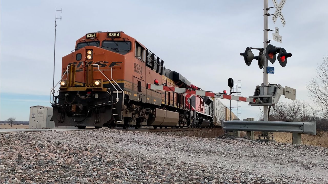 60 mph Autorack train ft Ferromex Zebra SD70ACe!! BNSF Transcon ...