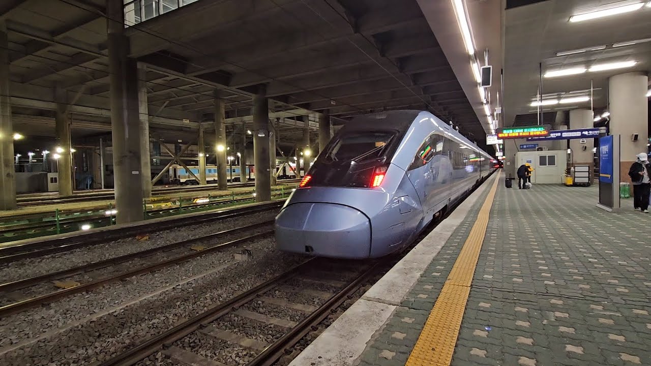 KTX-이음 서울행 820열차 507호기 청량리역 발차 - YouTube