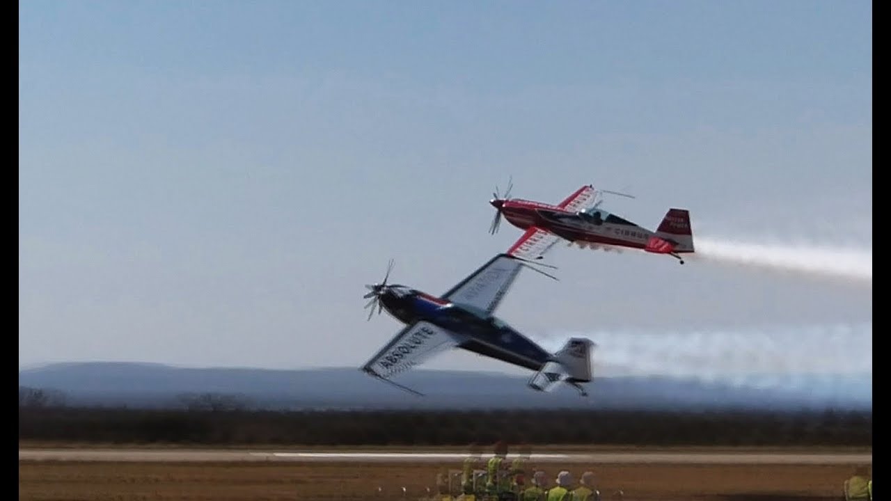 Small Airplane Show _Low Flying _(vid- 35 _720p) - YouTube