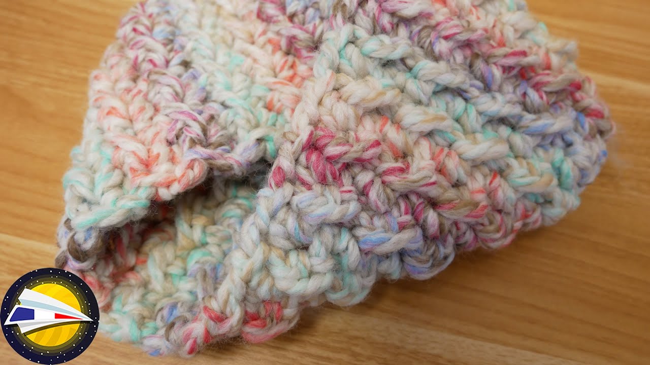 Crochet | Snood avec Twist | Crocheter un joli point | Demi-brides et ...