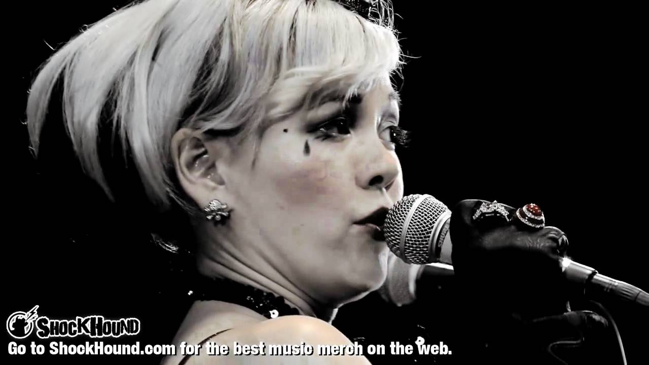 MISS DERRINGER Live - YouTube