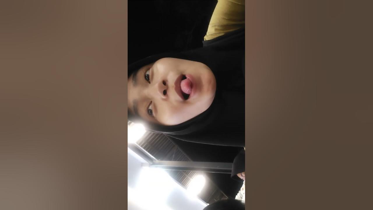 SaRah FLog Di DeMi DonuT😘😘😘 - YouTube