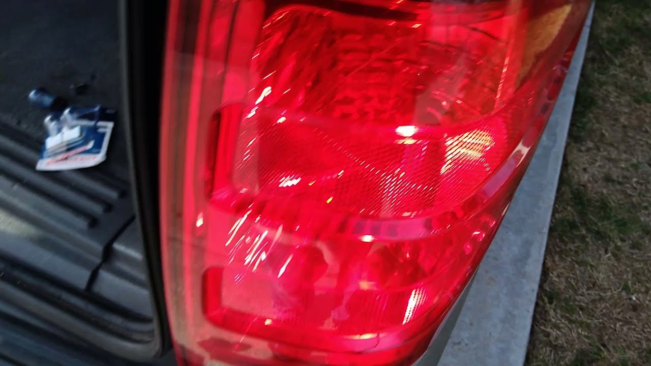 How to Garage - 2006 Ford Expedition- Troubleshoot Brake Lights - Fixed ...