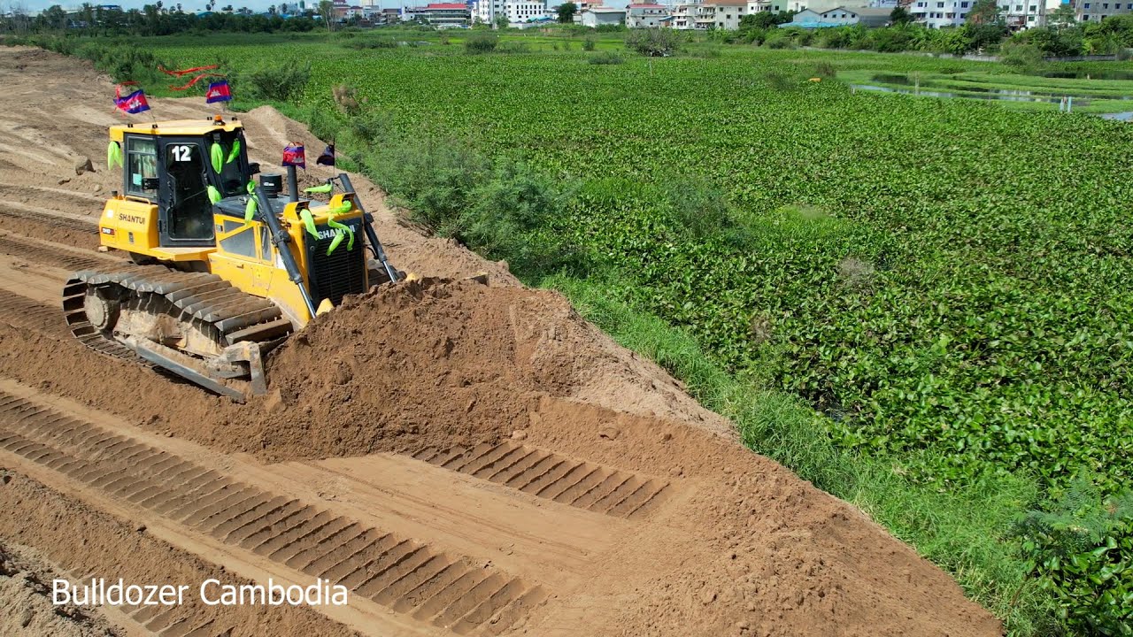 Incredible , Big The Project Bulldozer Shantui Use Power Race Pushing ...