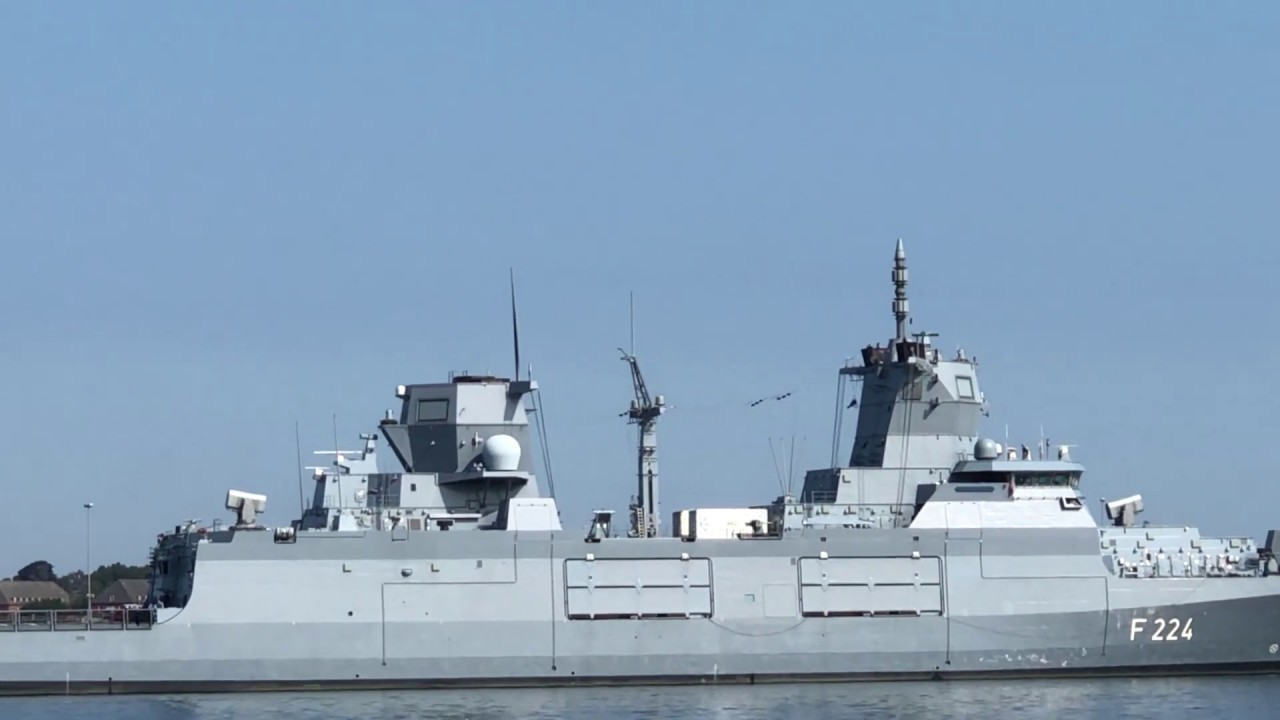 Fregatte SACHSEN-ANHALT (F 224) im Tirpitzhafen Kiel - YouTube
