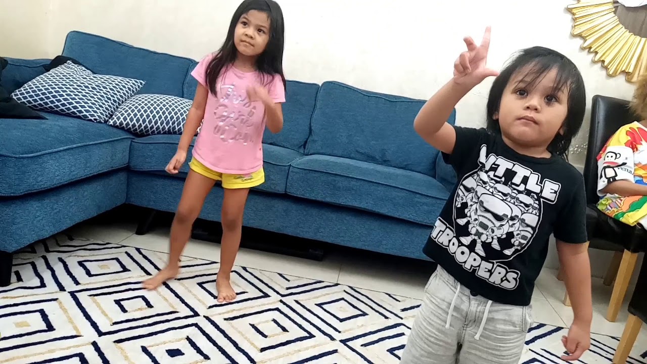 Kid dancing seriously...funny dance steps - YouTube