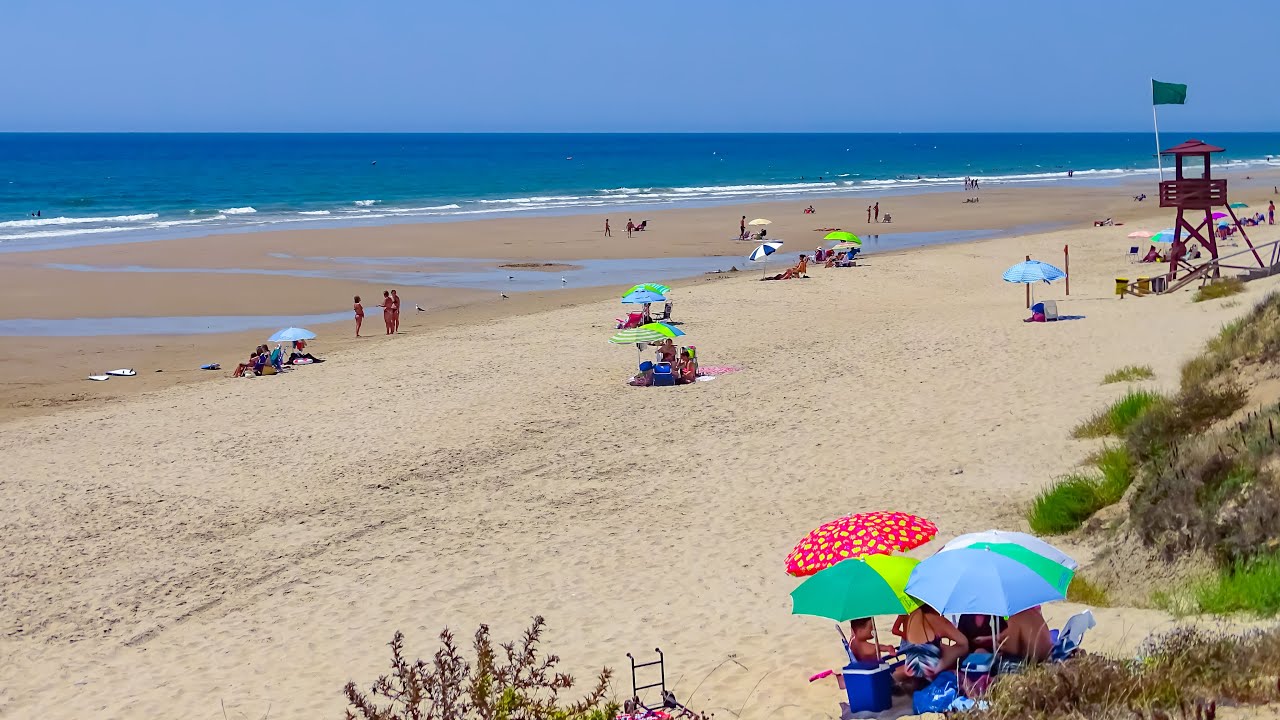 Playa de la Ballena en Rota, Cádiz - YouTube
